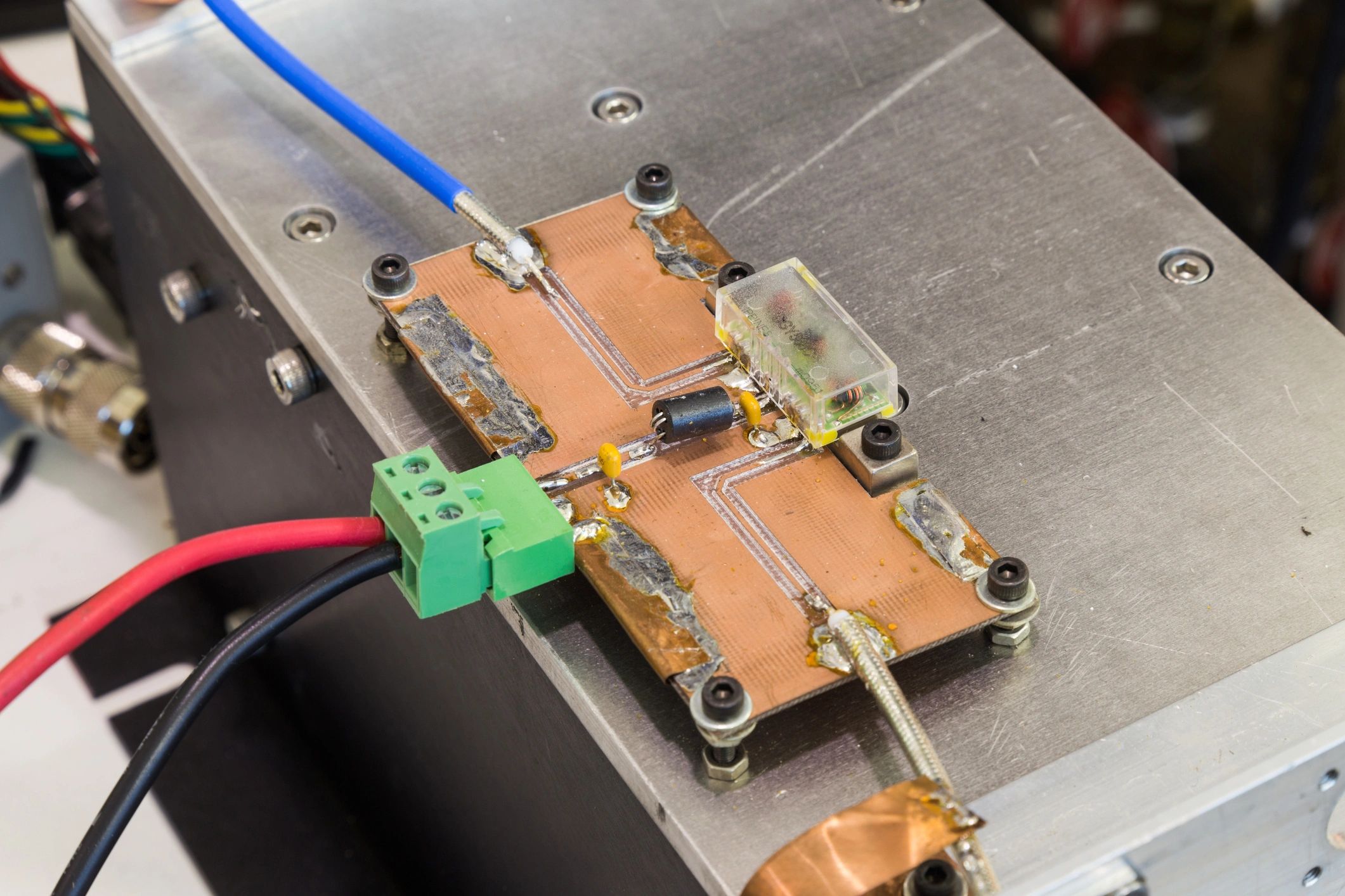 Analogue RFIC Integrated Circuit Design - AnalogueSmith