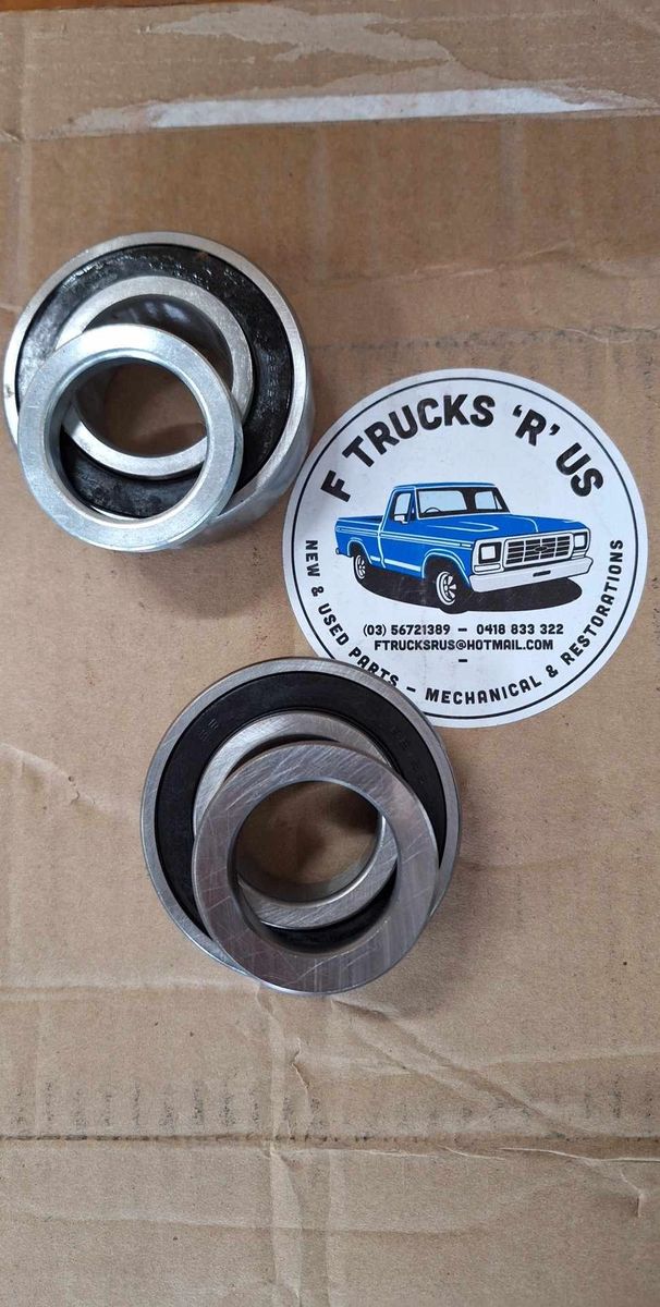 Ford F100 Bronco 1967-1971 9" 28 Spline rear axle bearing pair
