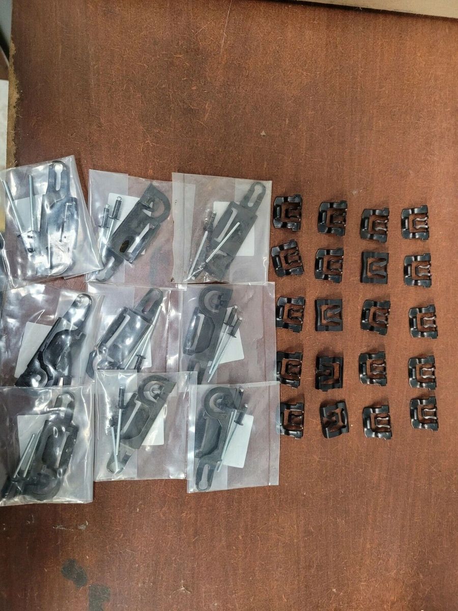 Ford F100 Bronco F150 F250 F350 1981 - 1992 Front Windscreen Trim Clip Set