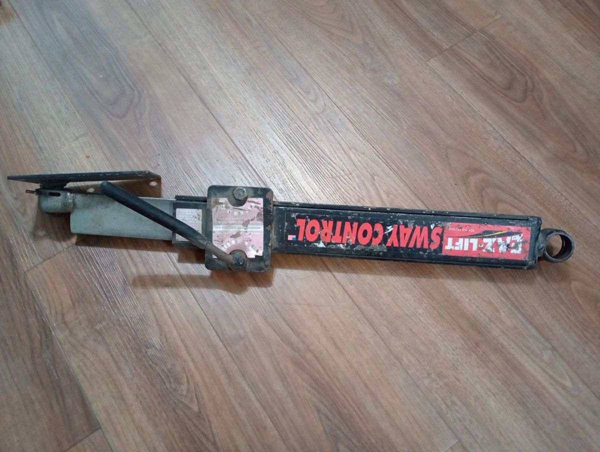 OPEN BOX EAZ-LIFT SWAY CONTROL BAR