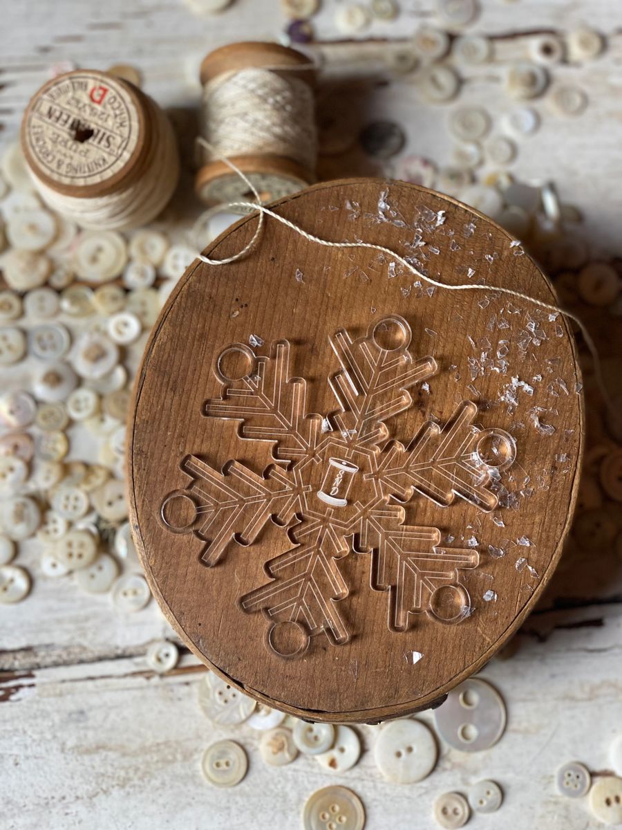 Snowflake Thread Board