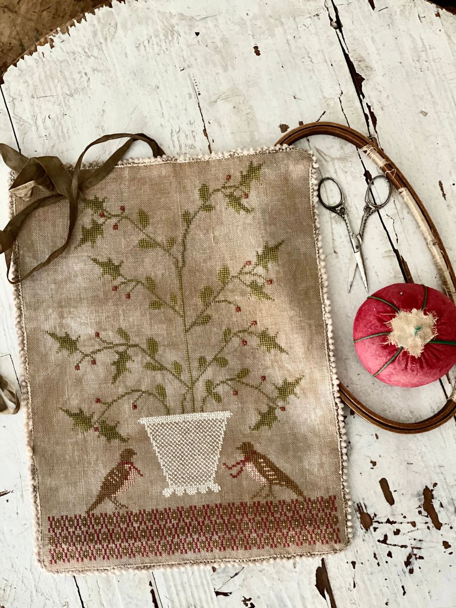 Holly Basket Sewing Roll Pattern *Digital Download