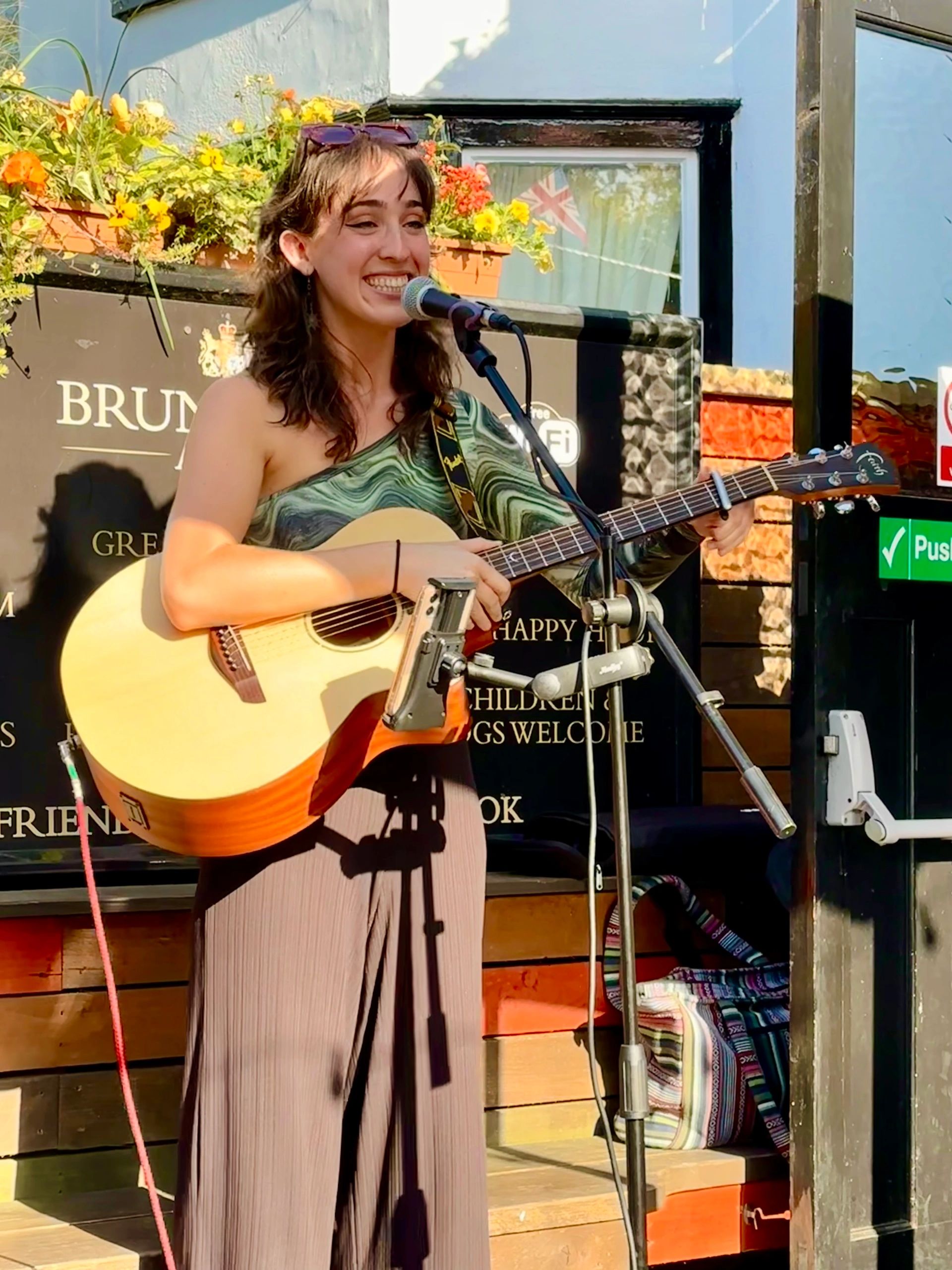 Ellie Finnerty Music