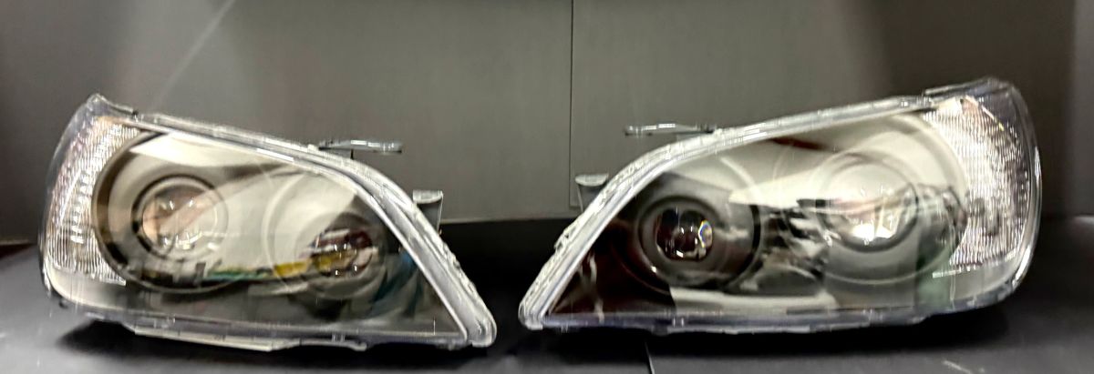 Lexus IS300 bi-led headlights