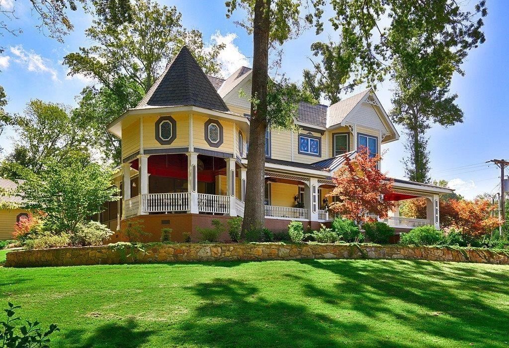 List | The Painted Lady