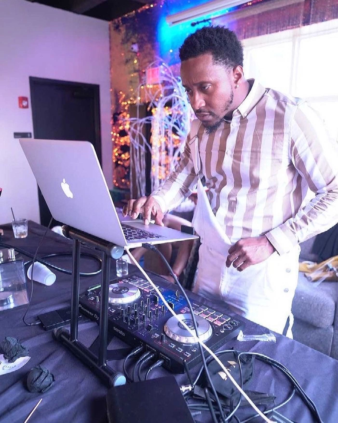 Double O Entertainment LLC