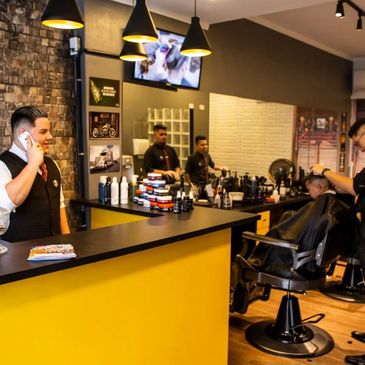 Natu's barber shop - Corte De Cabelo E Barba, Serviços De Barbearia