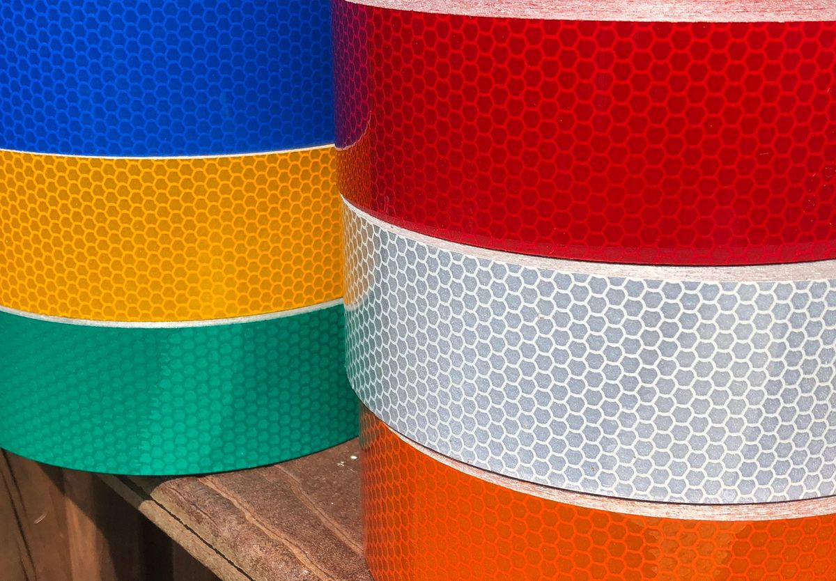 HIGH INTENSITY GRADE - TYPE 3 (6 COLORS) NIKKALITE