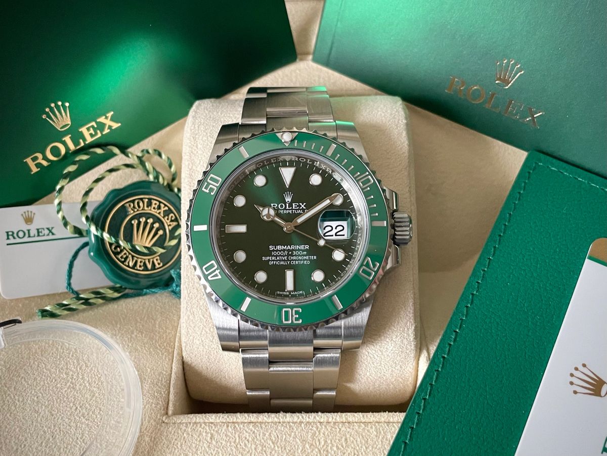 Rolex Submariner Date | 116610LV “HULK” Full Set