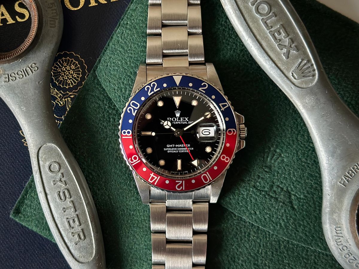 (SOLD) Rolex GMT-MASTER | 16750 Pepsi with RSC Card