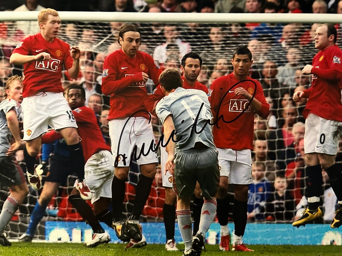 Fabio Aurelio signed 16x12 picture. Scoring that Utd free kick ...