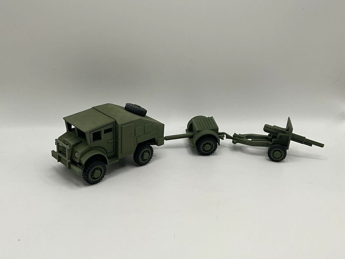HO scale CMP Field Artillery Tractor set