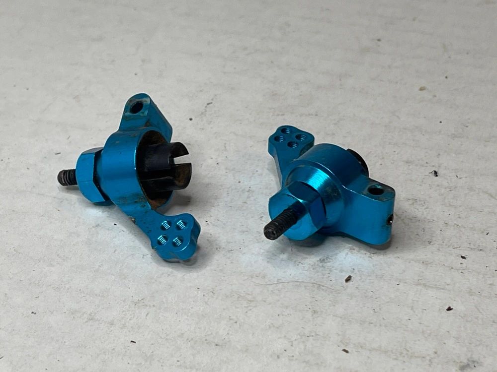 Redcat Volcano Rear Hub Carriers