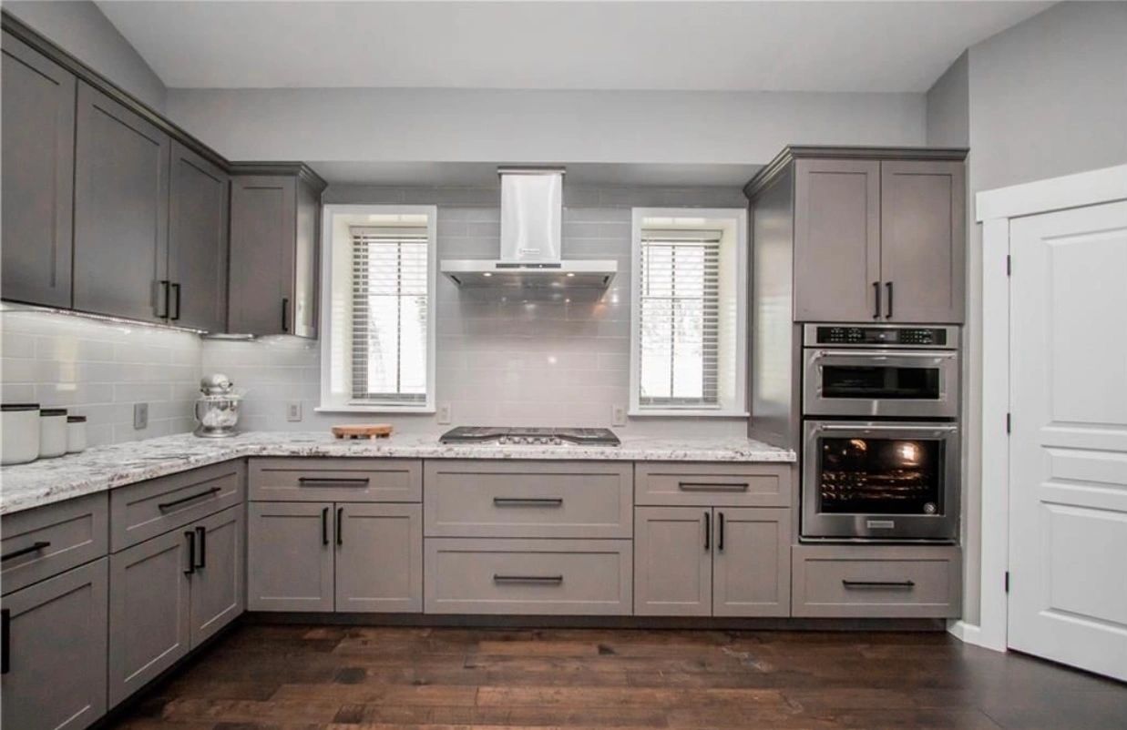 Frameless vs. Face Frame Cabinets: What’s the Real Difference?