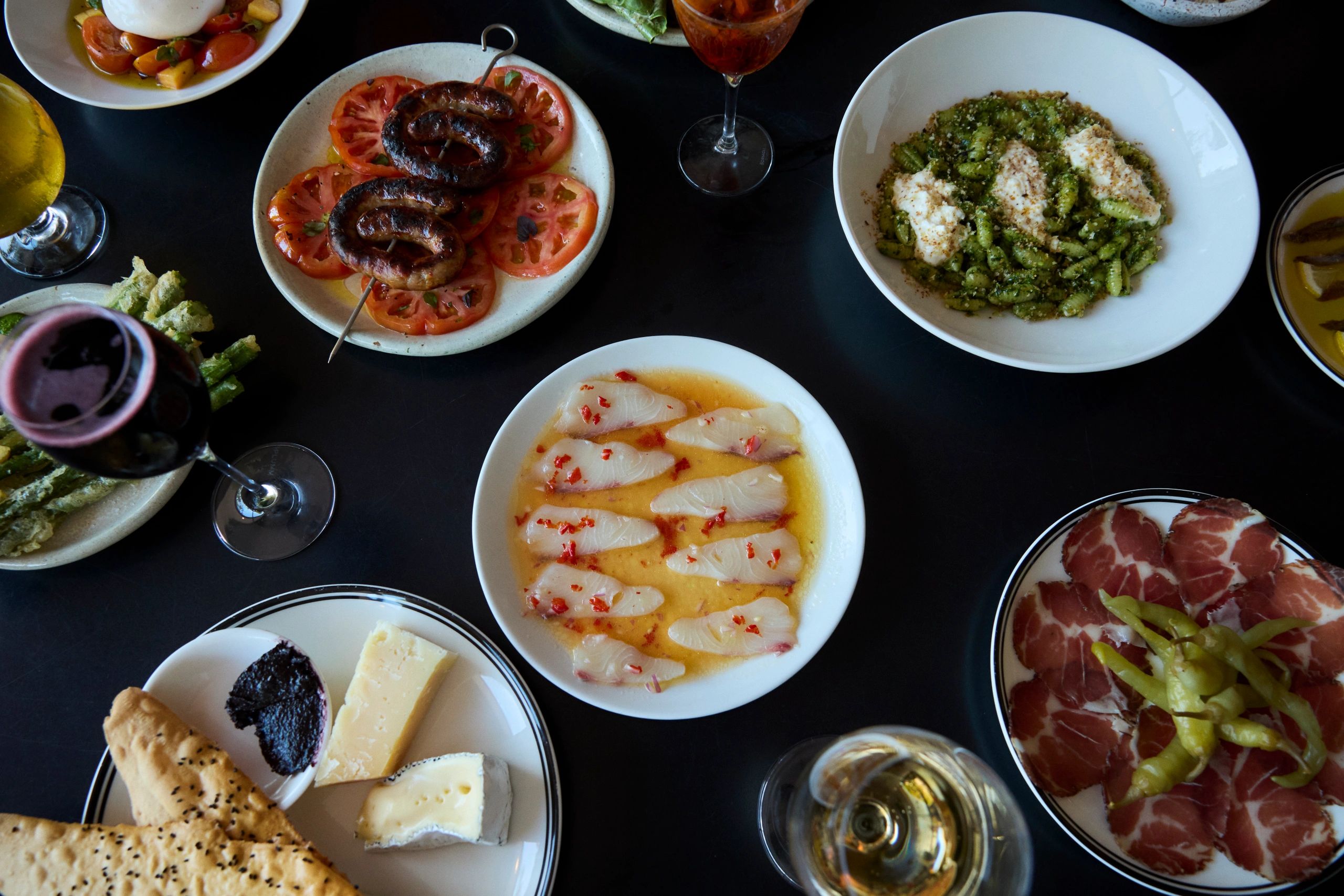 Authentic Italian Wine and Pasta Experience at Mummucc'