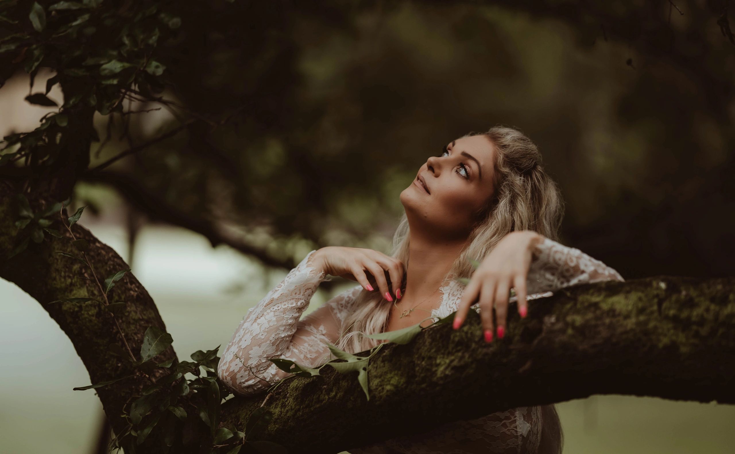 BOUDOIR | Moody Moon Photo