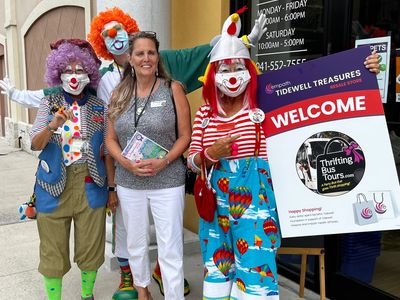 Thrift and Consignment Stores - Thrifting Bus Tours