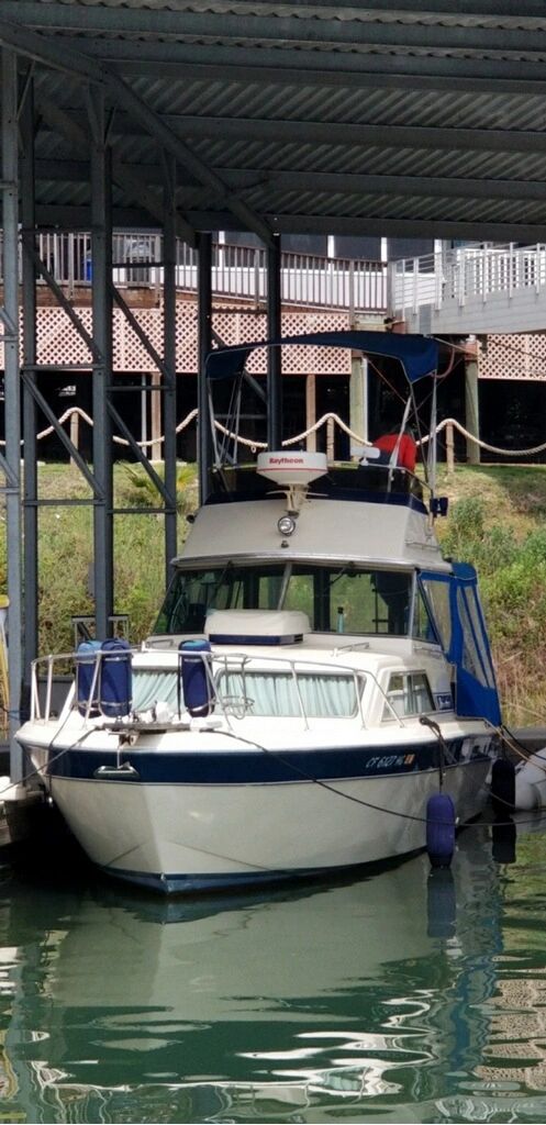 (SOLD) 29ft 1985 Chris-Craft 291 Catalina Bridge
