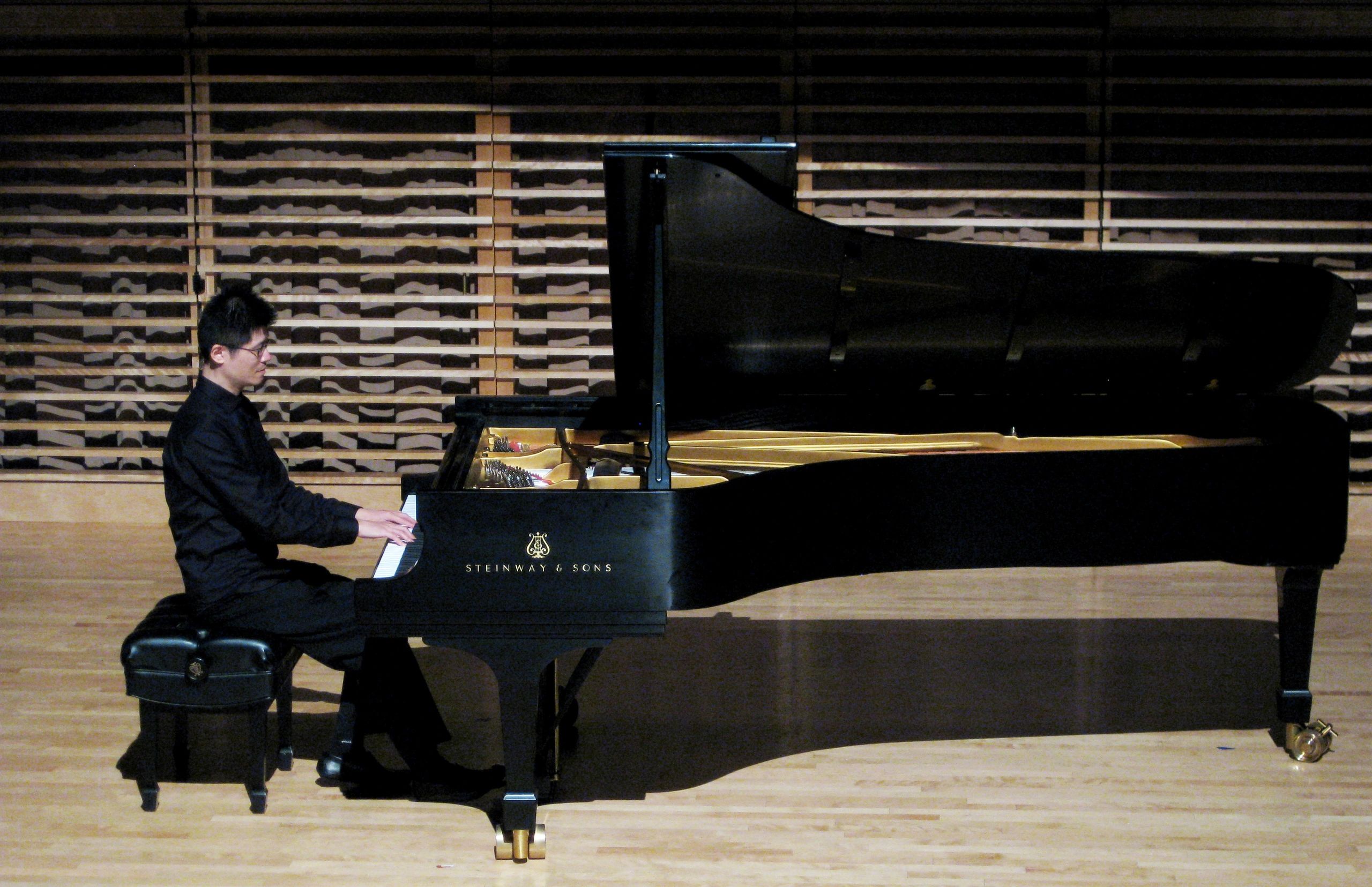 Tao Lin Pianist