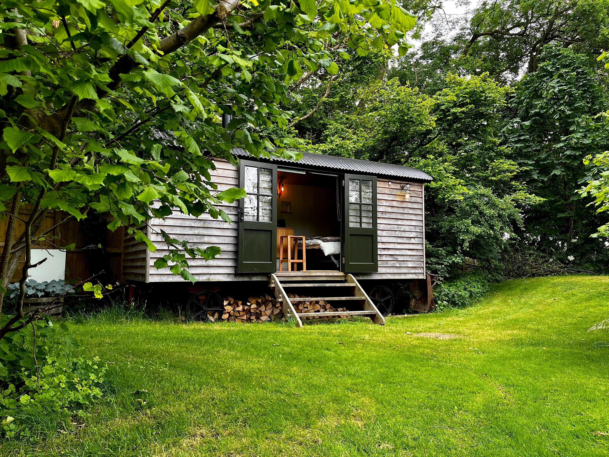 The Crooked Gate - Luxury Romantic Getaway