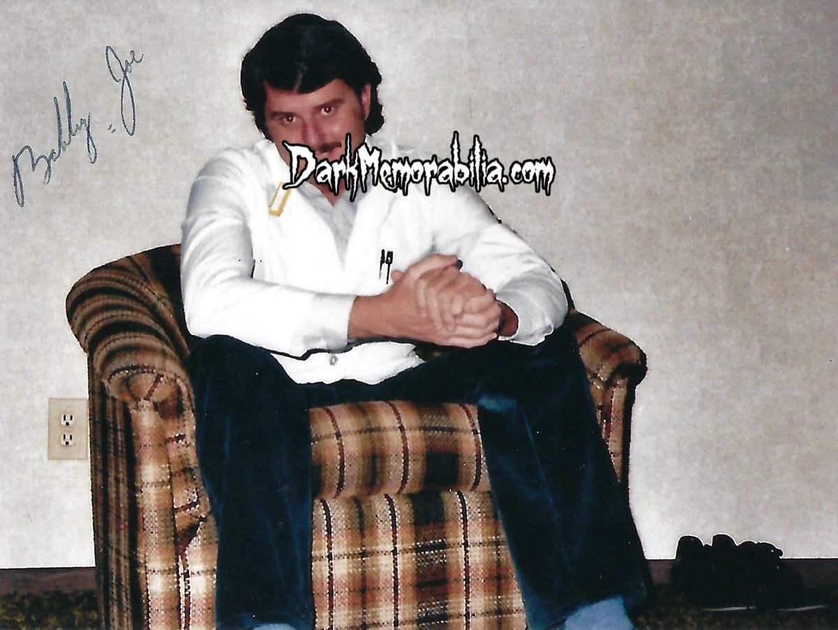 Bobby Joe Long signed front & back photo (Original) 4" x 6"