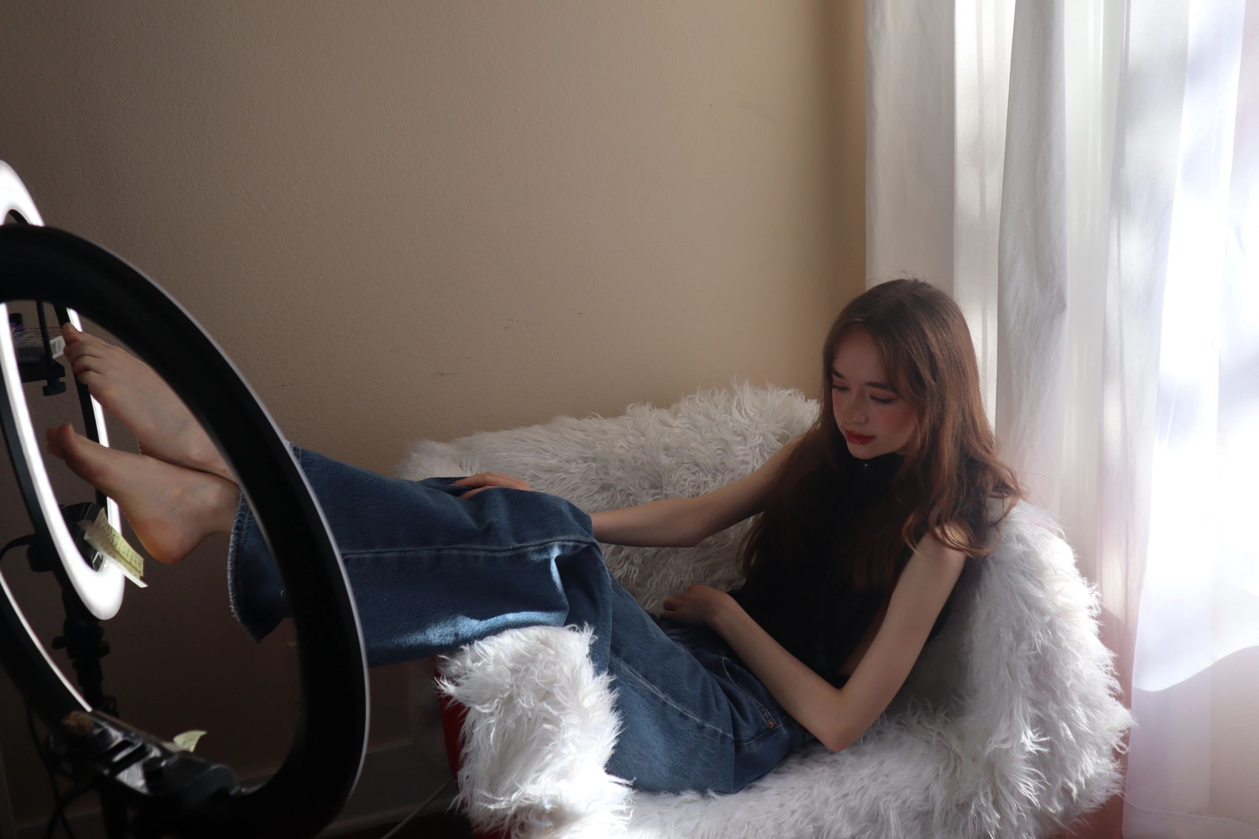 Discover AINA: A genre defying singer-songwriter with mesmerizing ...