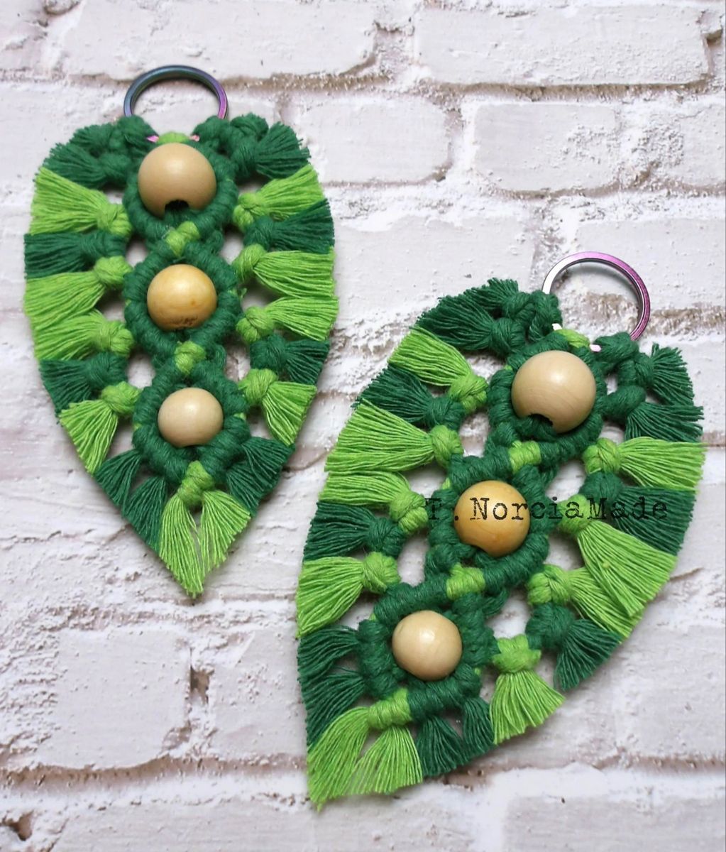 Philodendron Leaf Macrame Keychain