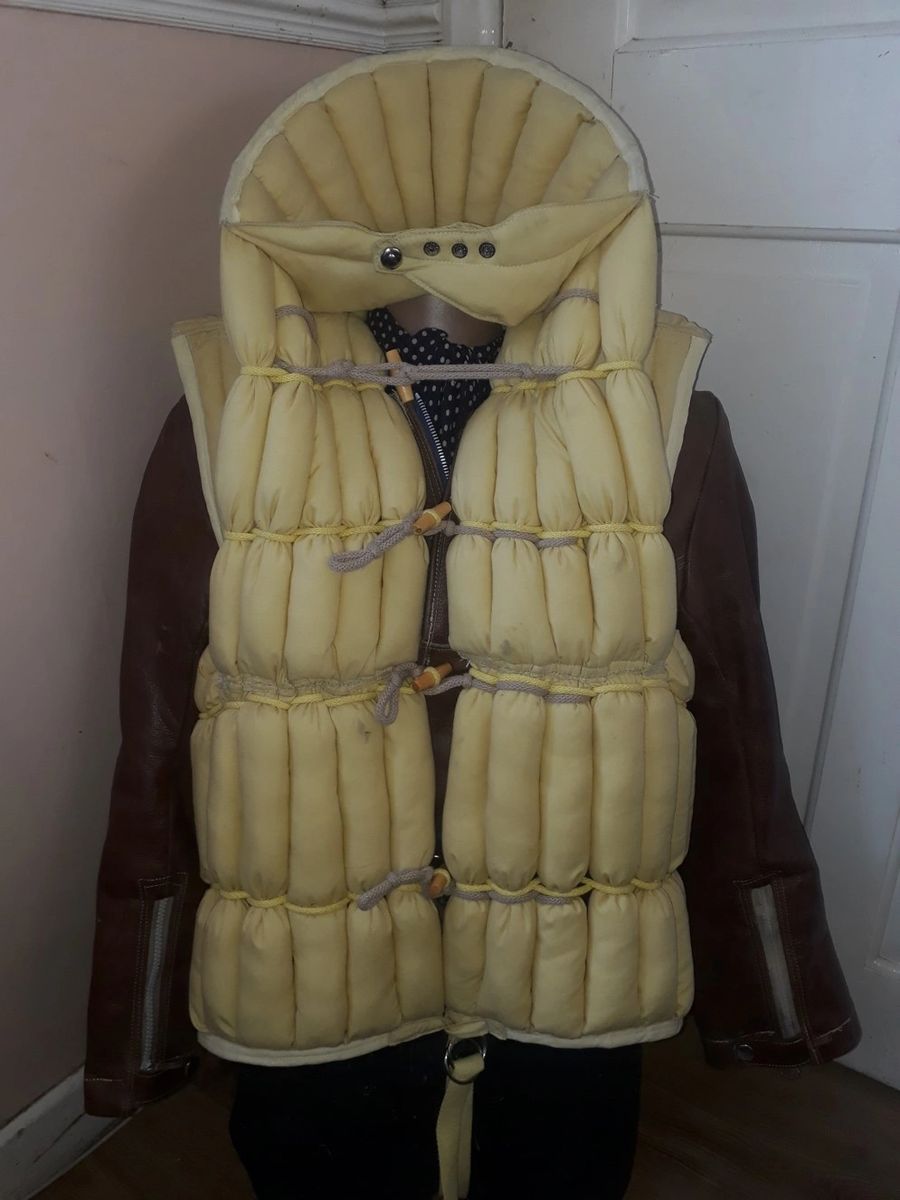 10-76B1 Kapok Life vest