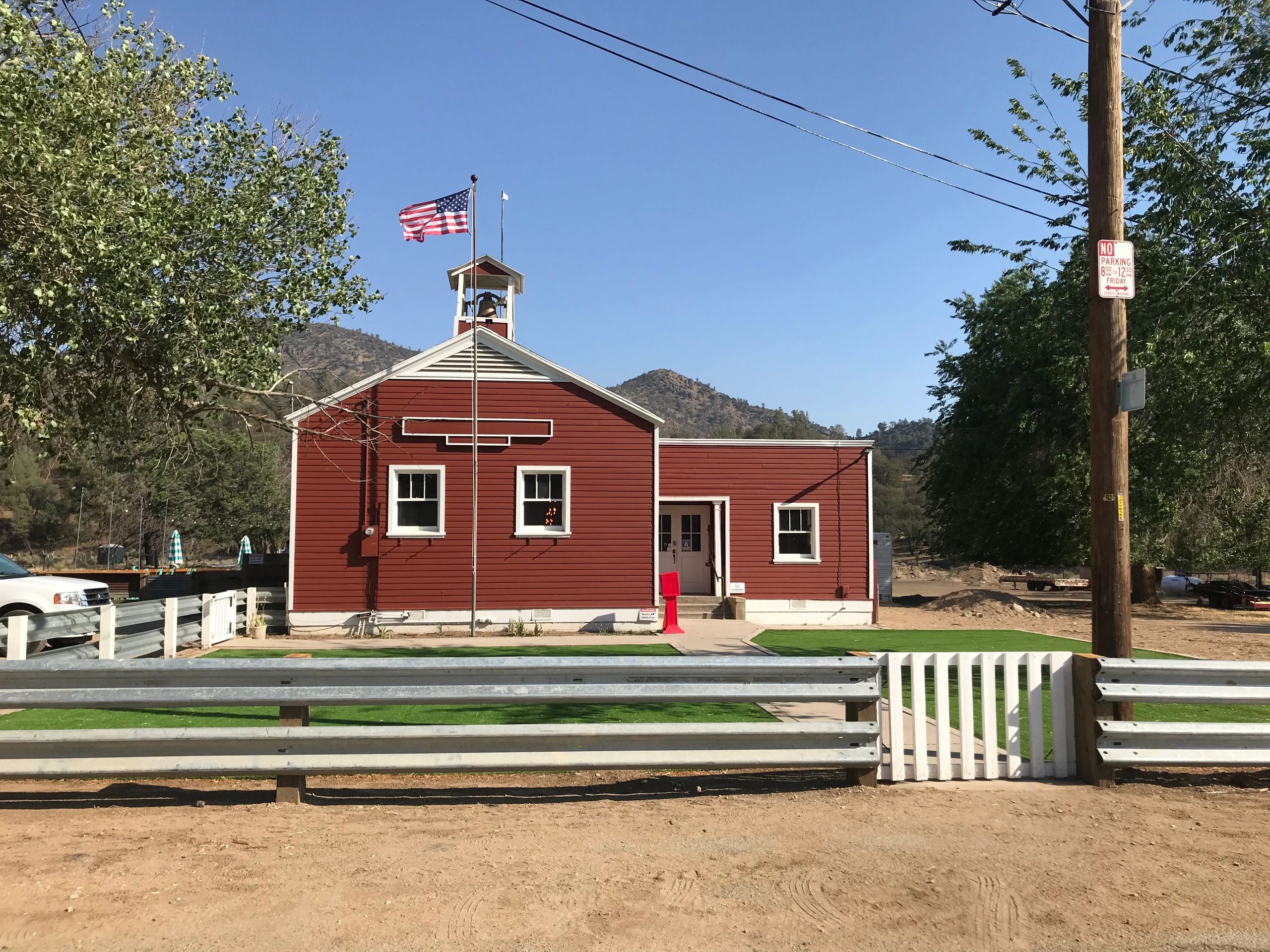Schoolhouse Grill