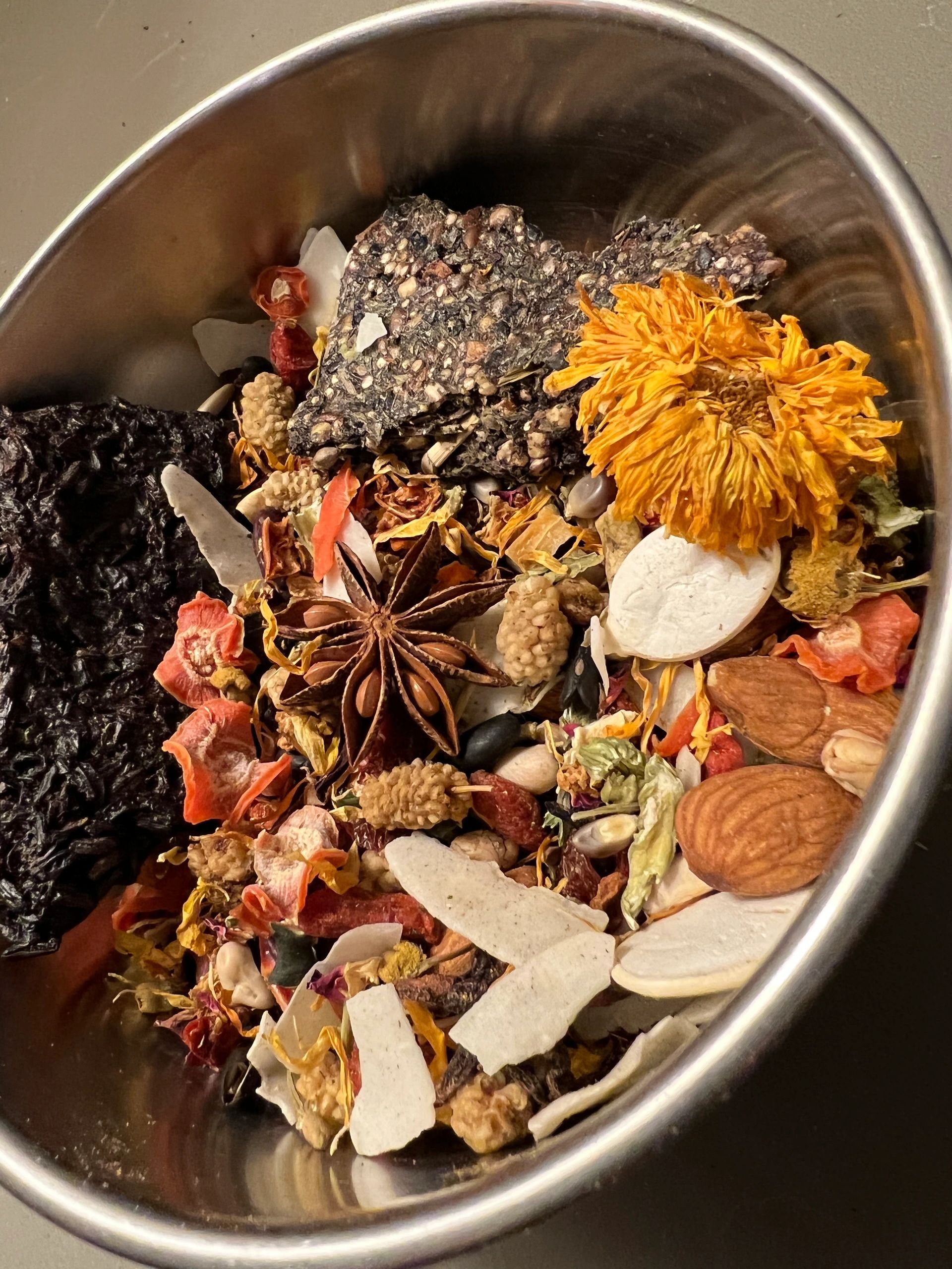 Best Organic Healthy Parrot Food - Phoenix Foraging Rolls