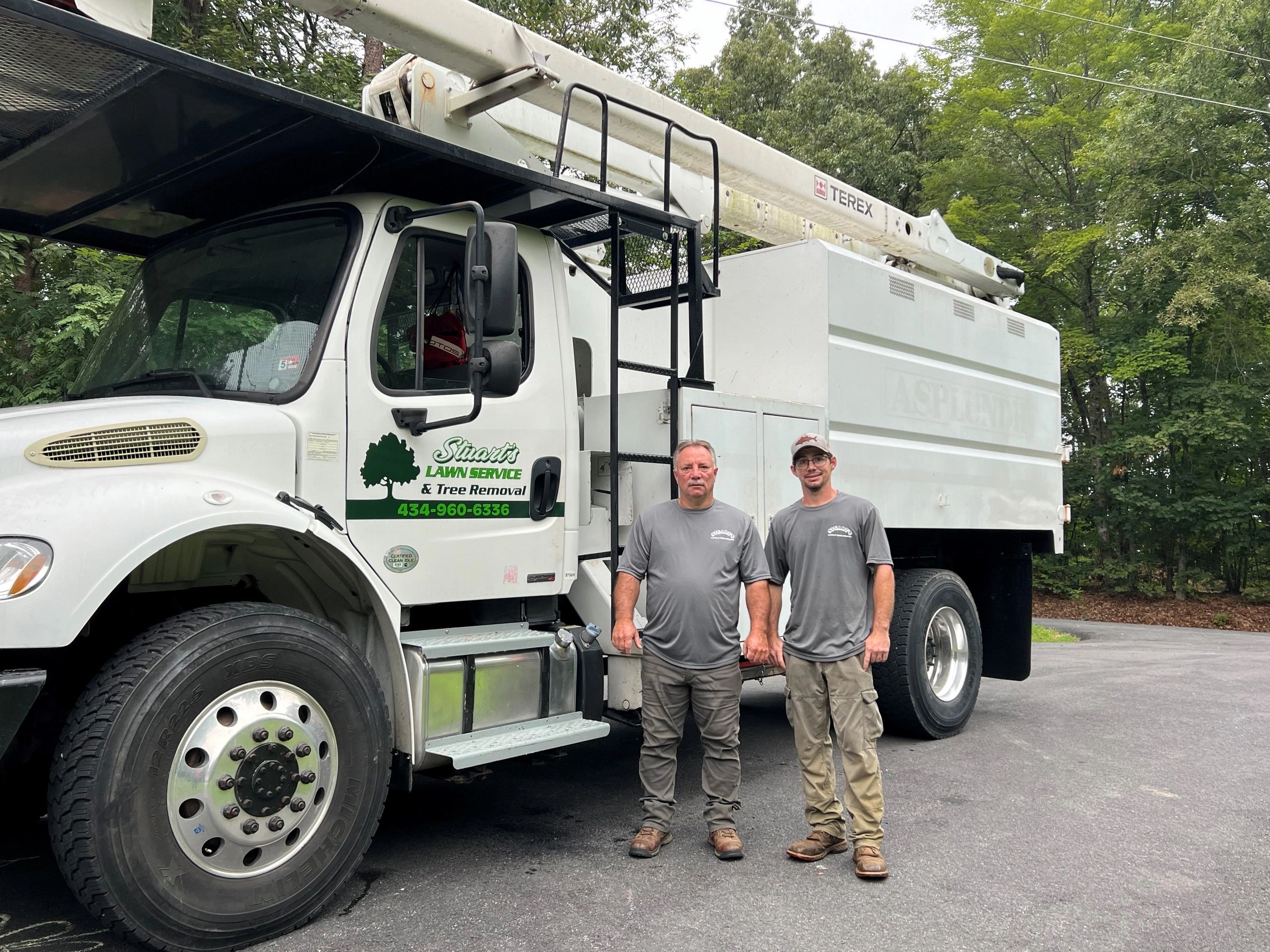 Stuart's Lawn and Tree Service in Charlottesville, Virginia