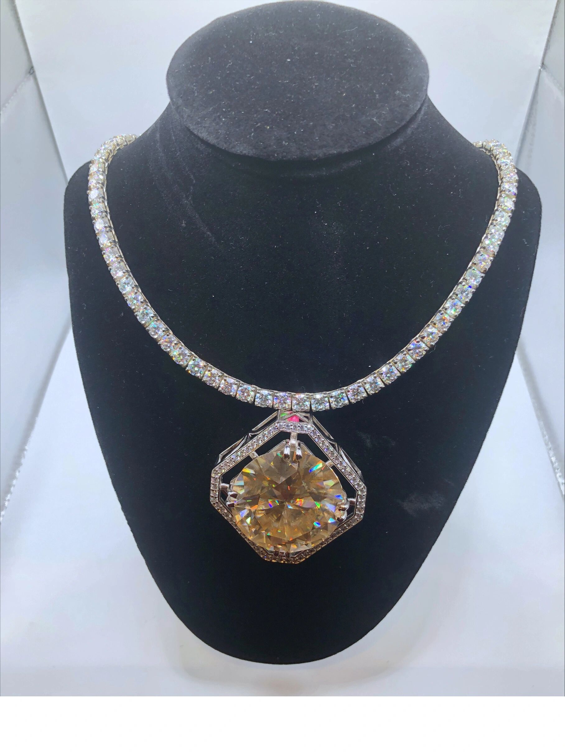 Royal Jewels International Collections - Home