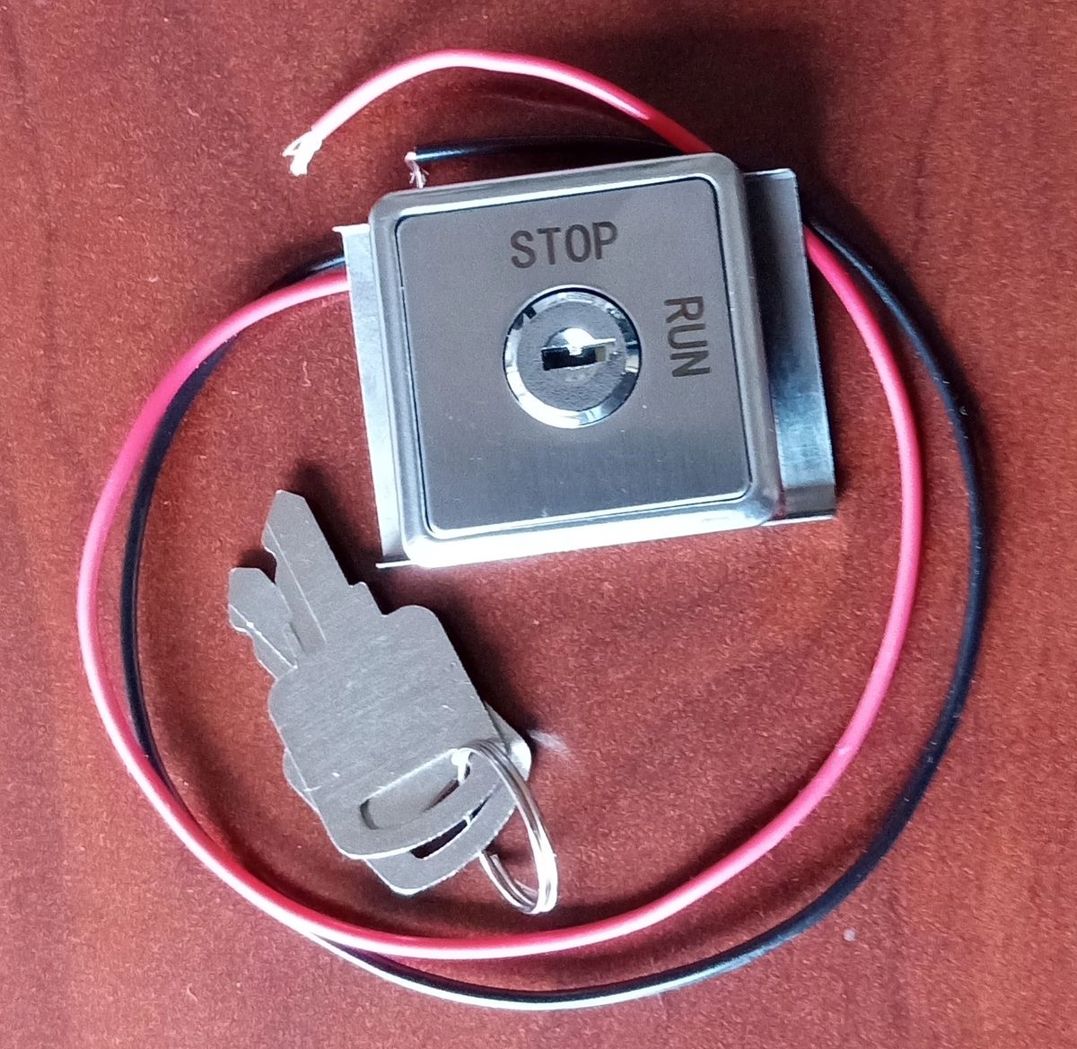KEY SWITCH SQUARE ,RUN-STOP WITH 2 KEYS