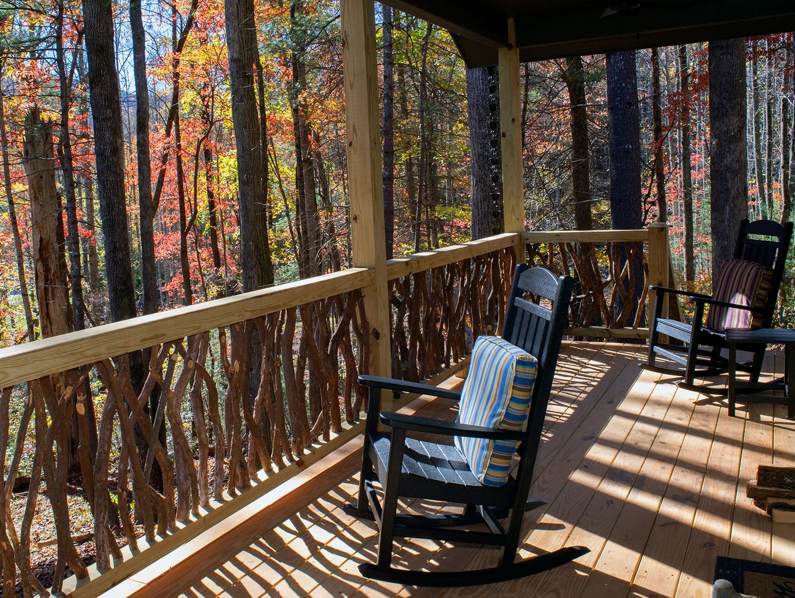 Running Cedar Springs - Mountain Accommodation, Internet-Free Getaway