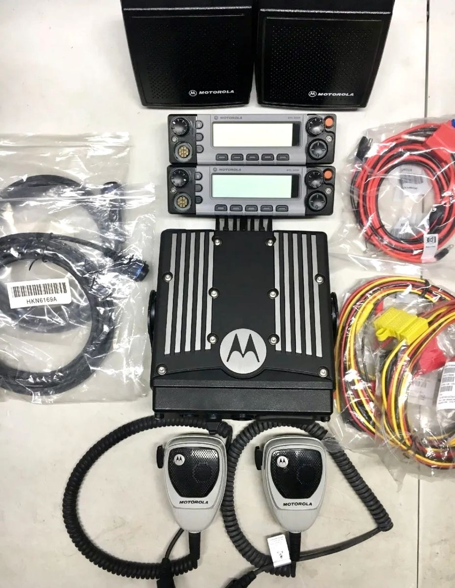 Motorola XTL5000 UHF 440-512* MHz P25 Remote Mount Dual Head Mobile Radio