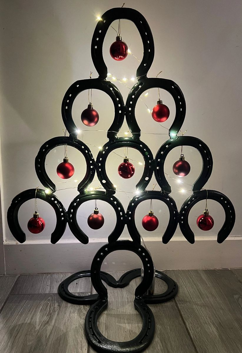 Horseshoe Trees - Large