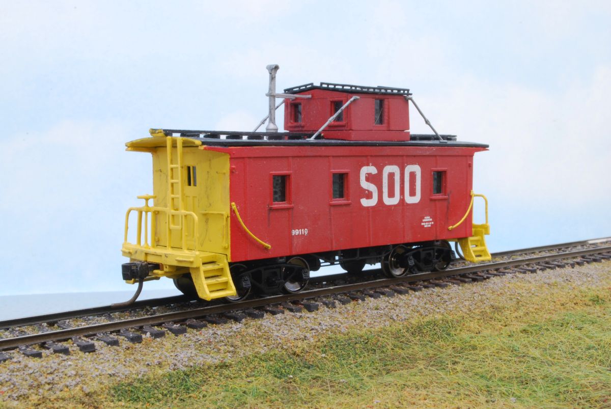 Soo Line Caboose Plywood Sides Peaked Roof (HO)