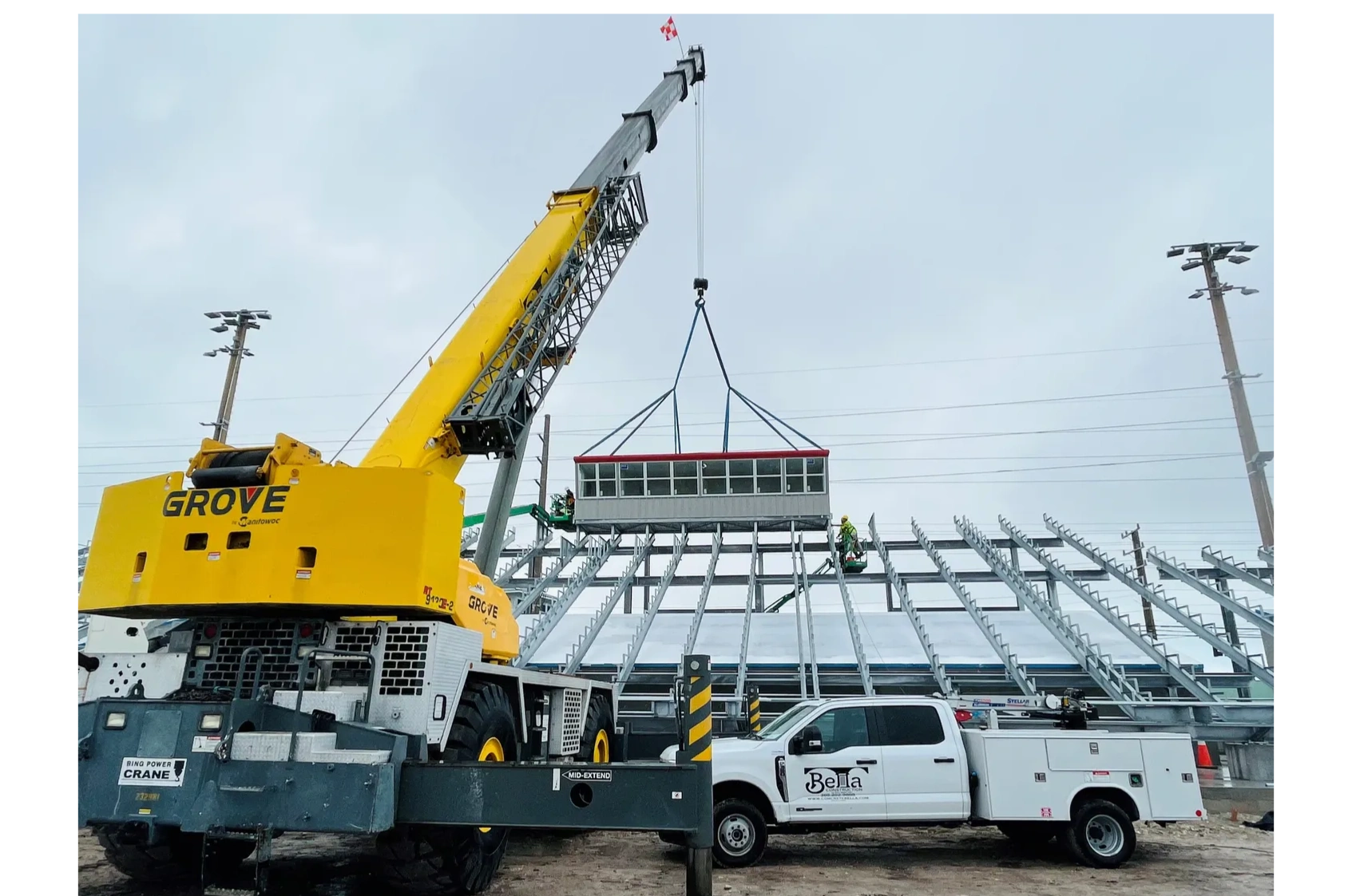 Mobile Crane Company | 40, 90, & 130 Ton Capacity Cranes