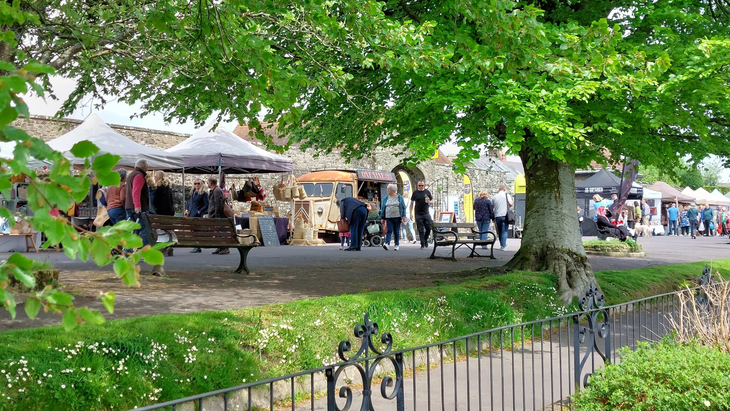 dorsetartisanmarkets.com
