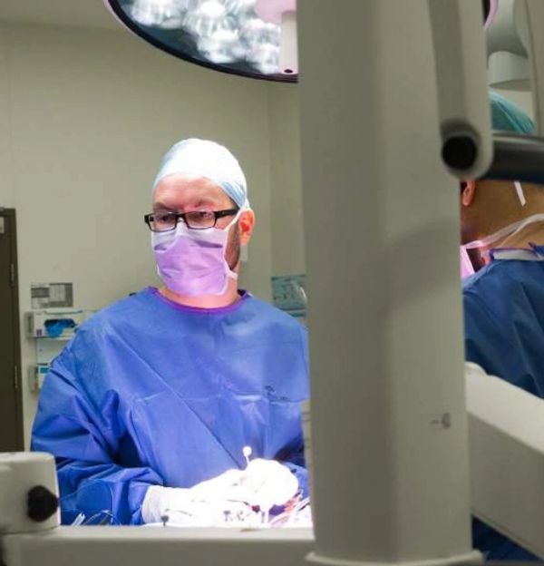 Dr Peter Lucas, Neurosurgeon - Home