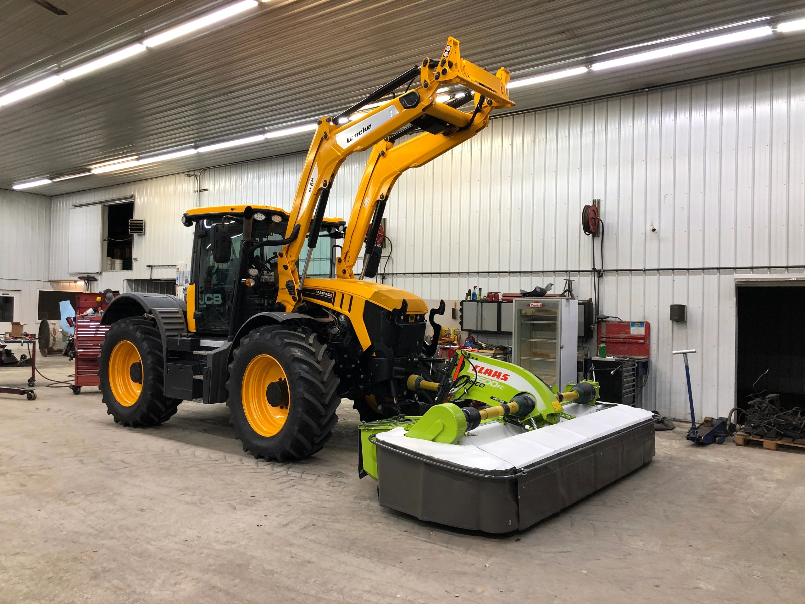 For Sale Jcb 4220 Fastrac, Jcb 4220 - Fox Fields - Red Lodge, Montana