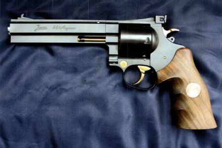 Custom Made Revolvers From Germany - Janz Revolver