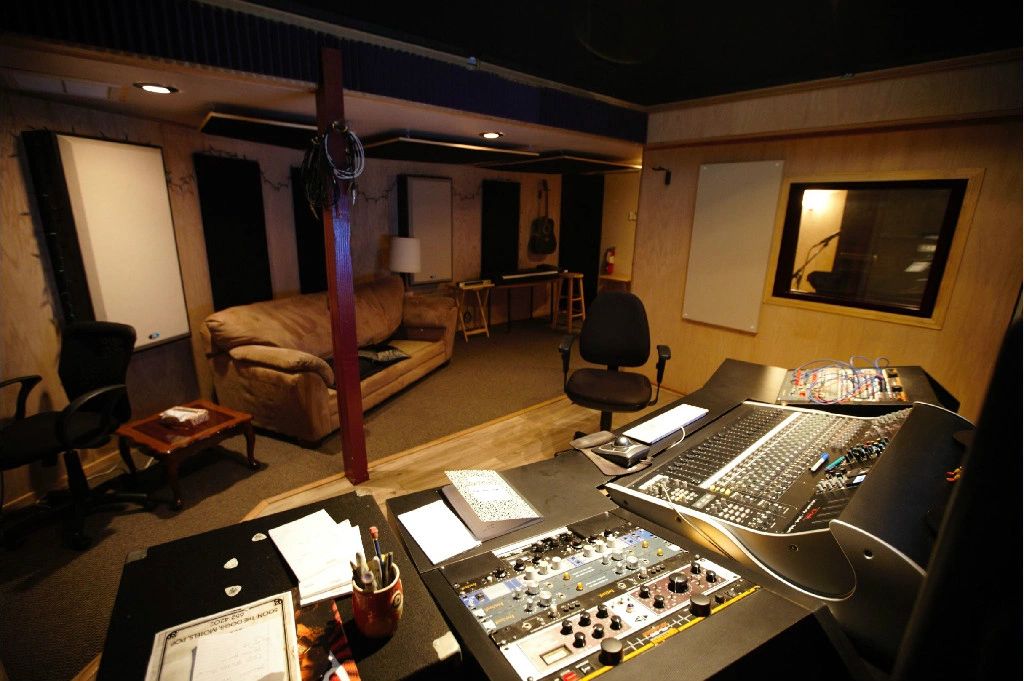 Home Page [freshgroundrecords.com]