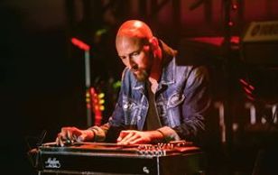 Mullen Artists | Mullen Guitar Co Inc.