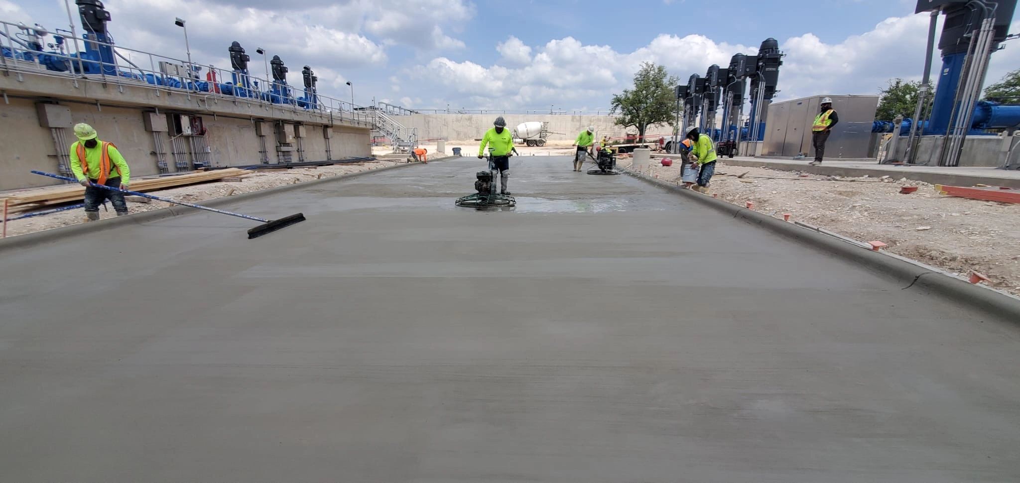 Experienced Concrete Crew for Hire