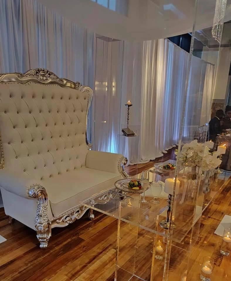 Clear Acrylic/Ghost Table