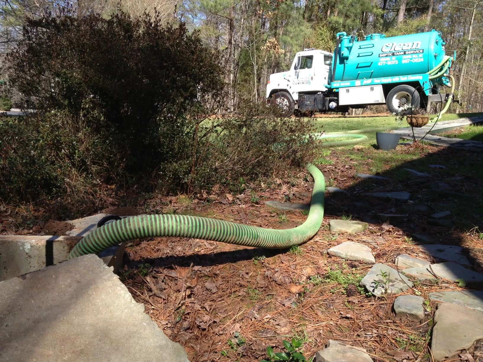 clean septic tank service