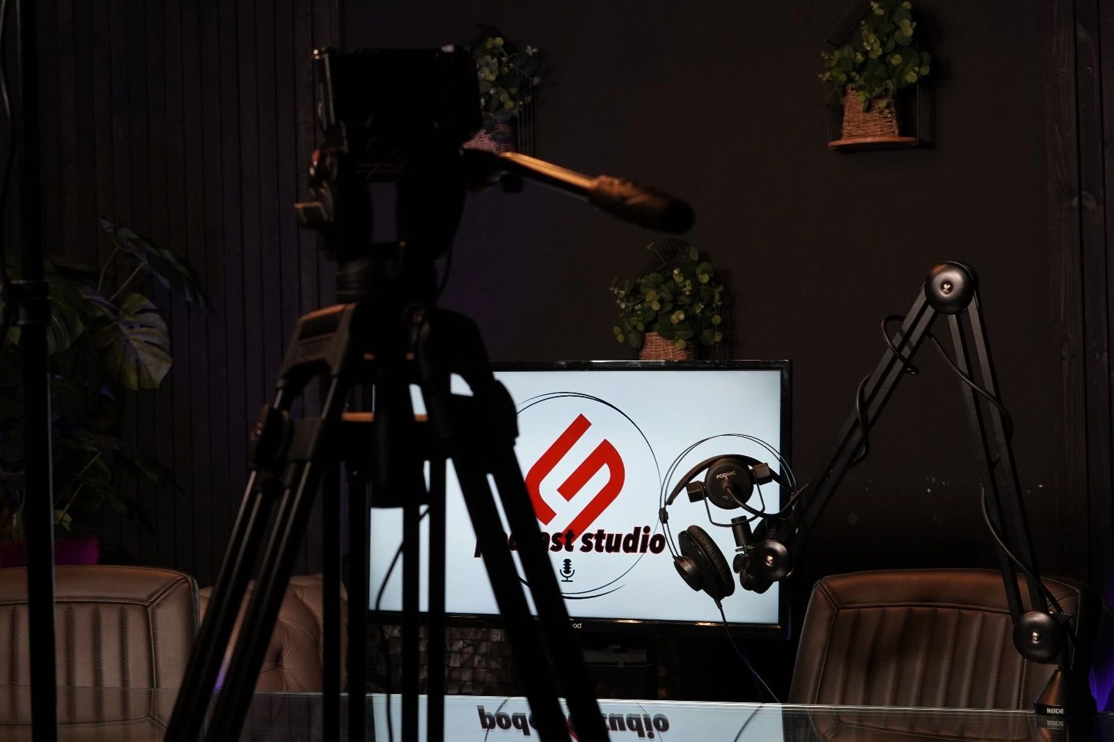 g4-podcast-studio