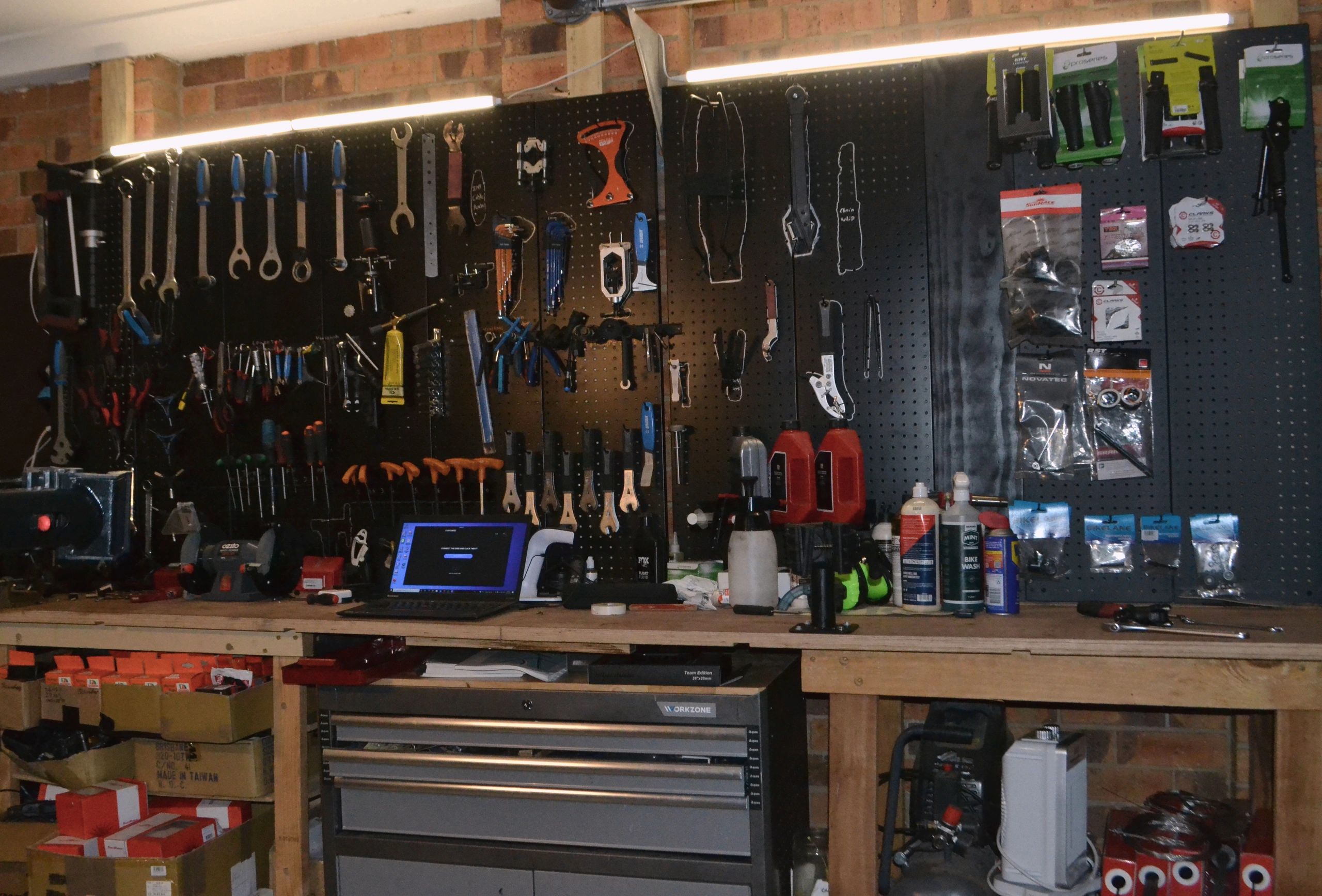 Howies Bike Workshop - Bike Maintenance, Bike Repair, Bike Service