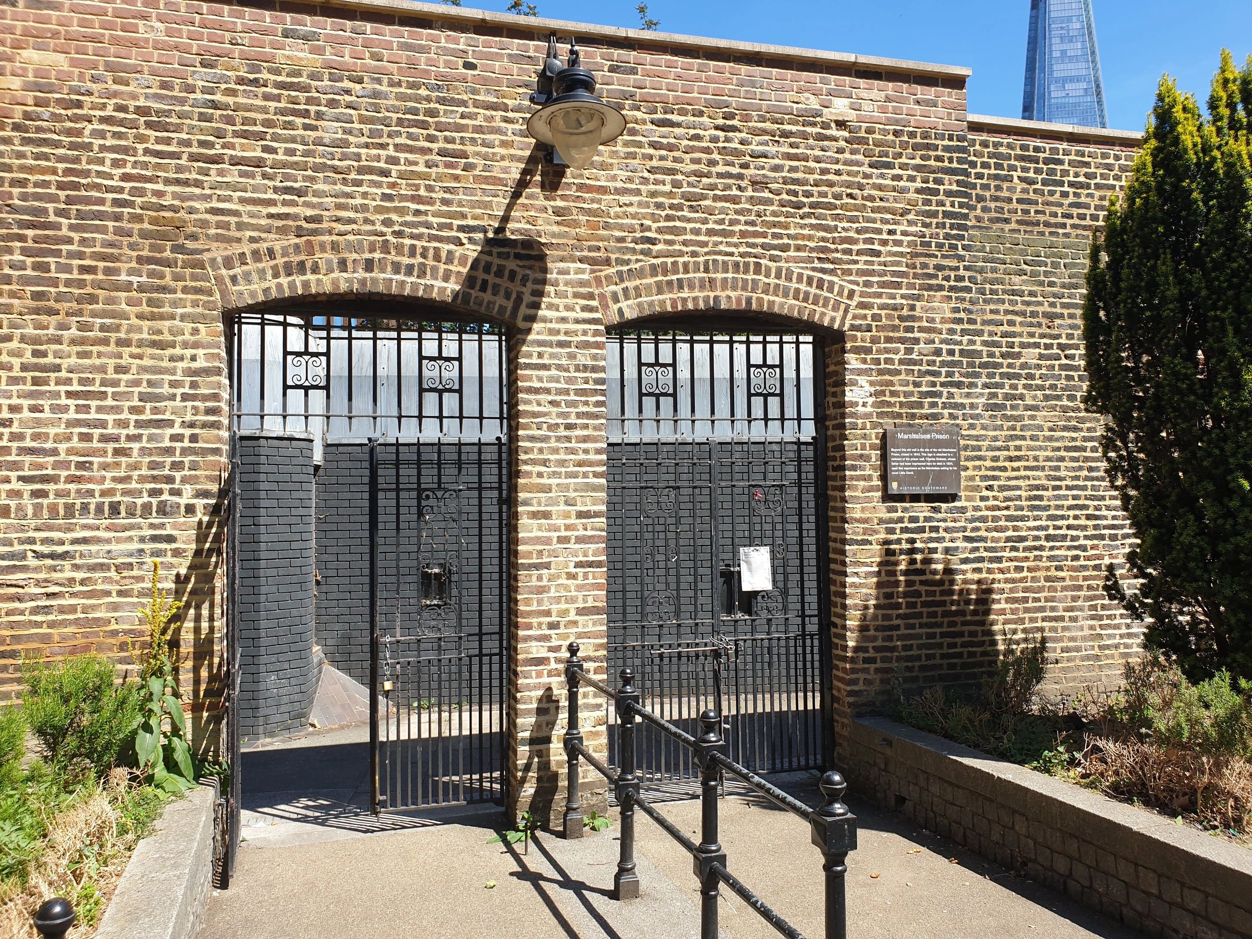 Crowding Ghosts: the Marshalsea Prison